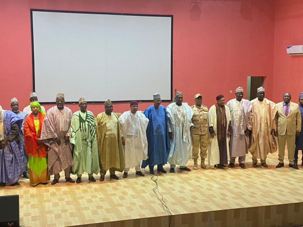 Le Président en exercice du Forum des Gouverneurs des pays du Bassin du ...