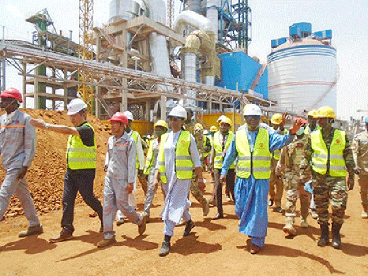 Visite de la ministre de l’industrie à China Africa Building Matériel ...