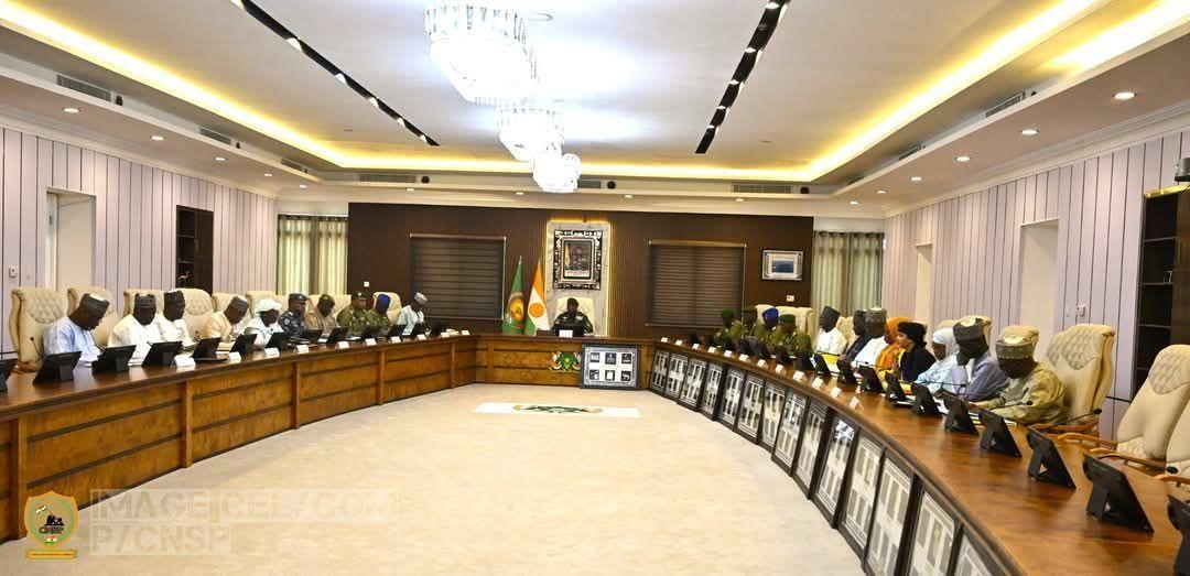 Le gouvernement renforce son contrôle sur le secteur pétrolier et la ...