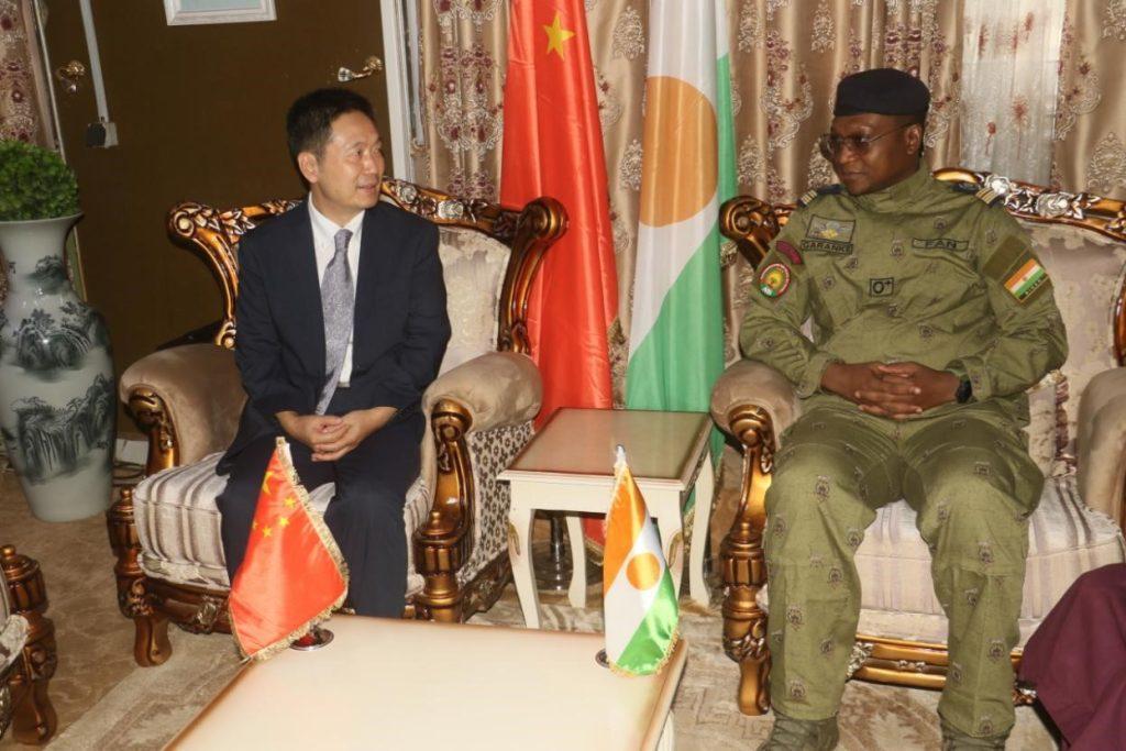 Visite de l'Ambassadeur Chinois à Niamey S.E Lyu Guijun - niger