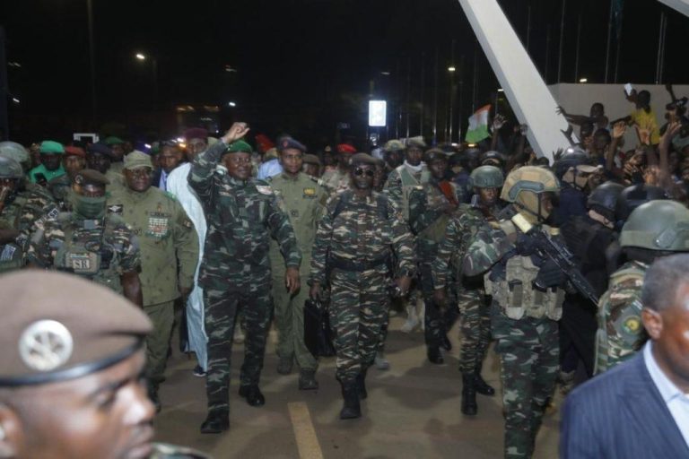 Accueil Triomphal du Président à Niamey Après Tournée - niger