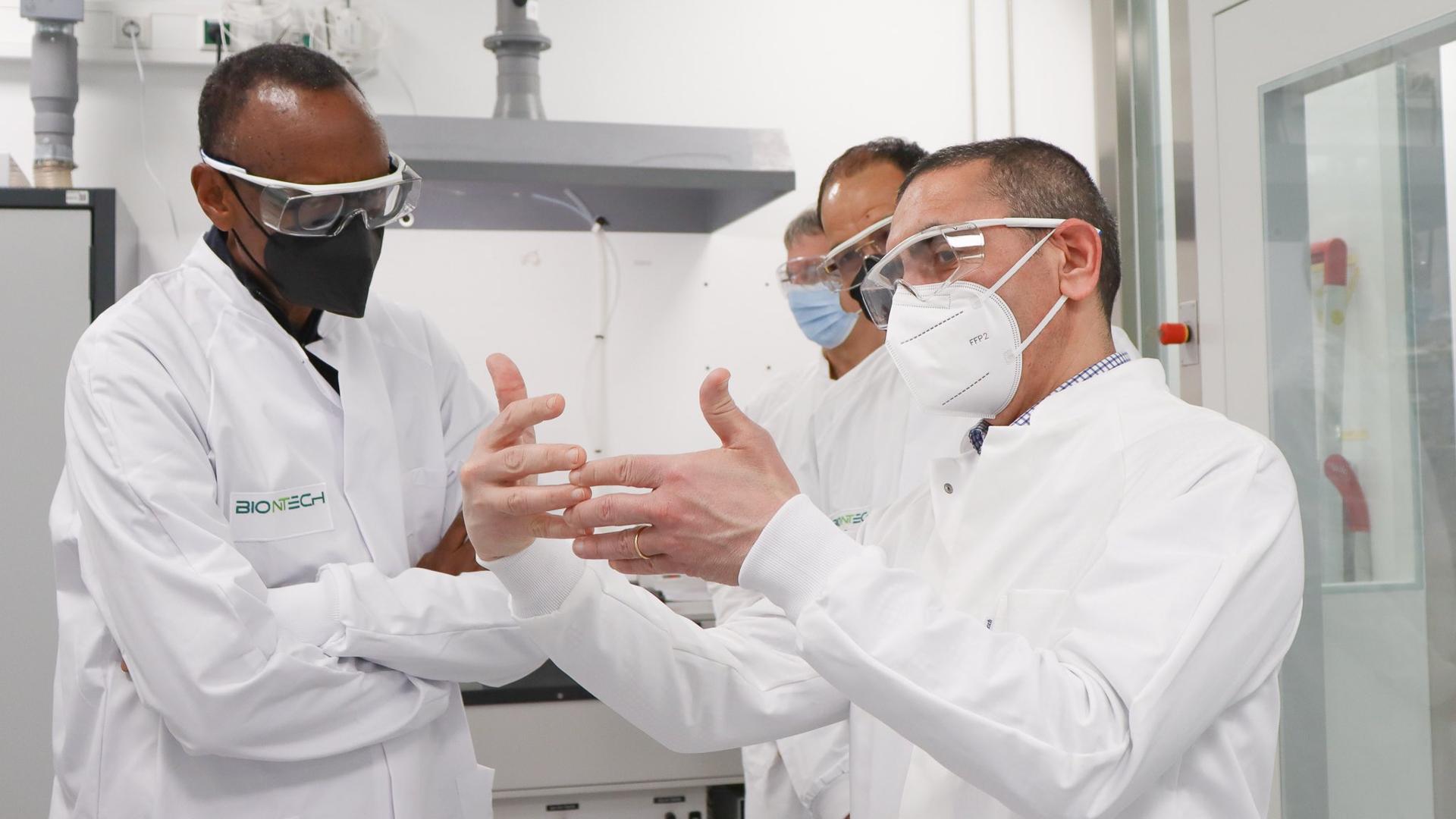 Kagame visits BioNTech lab - Rwanda