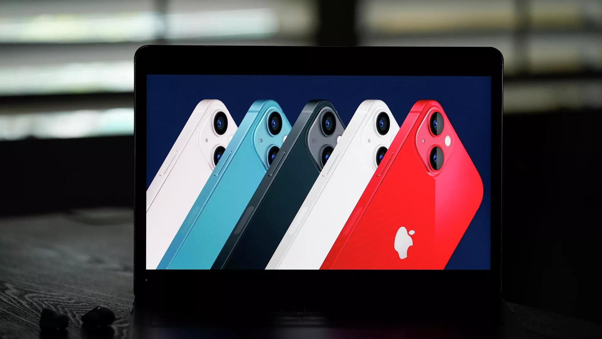 Apple Reveals Security Flaw That Potentially Gives Hackers Complete