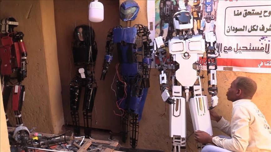 Young Sudanese inventor utilizes electronic waste to build robots - Rwanda