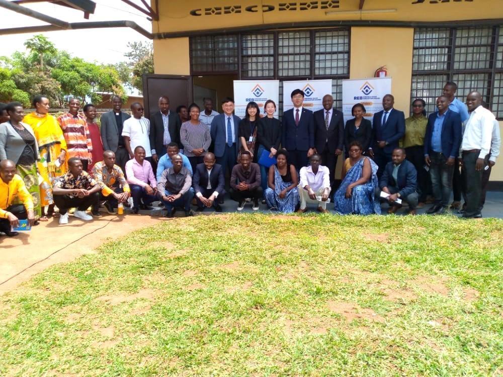 Over 25,000 teachers benefit from innovative project to enhance ICT ...