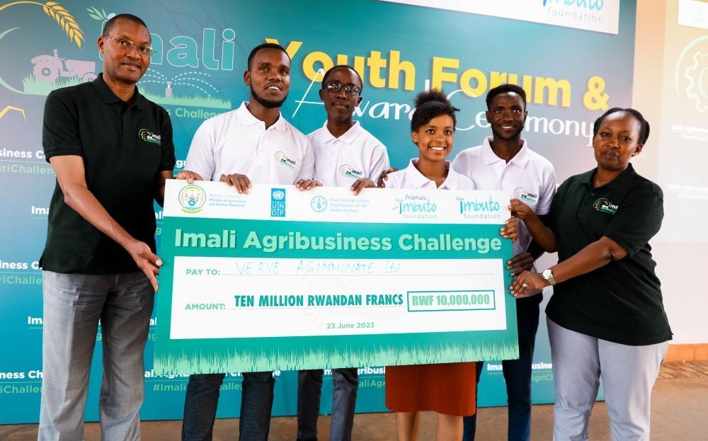 PHOTOS: Imbuto awards 15 young agripreneurs - Rwanda