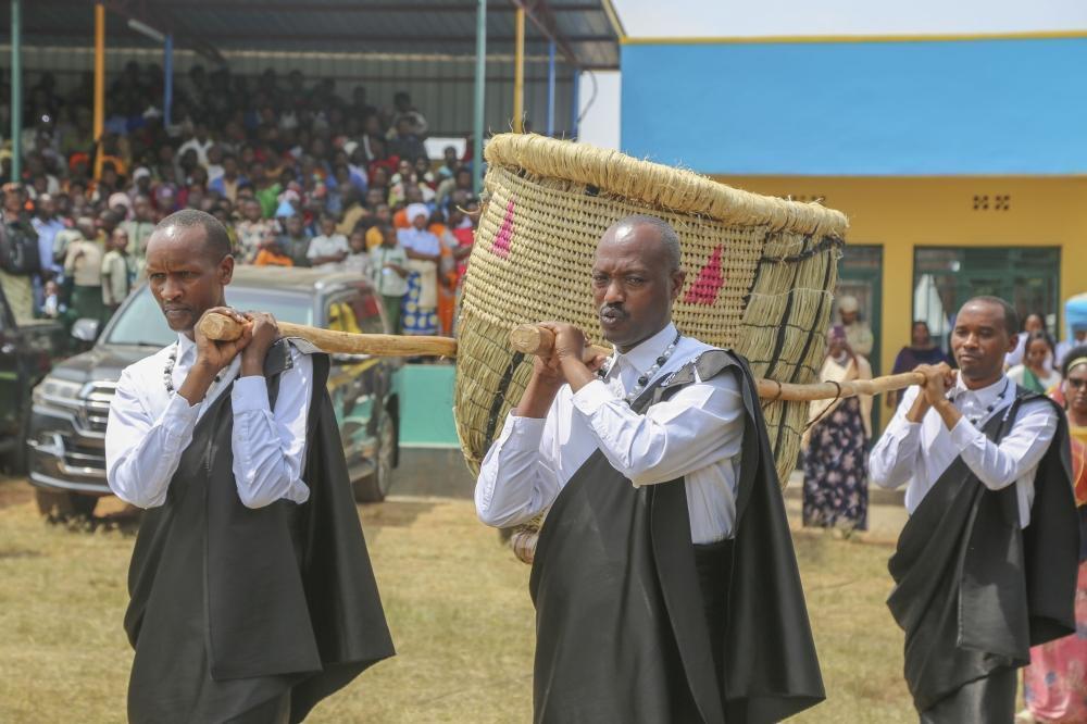 Umuganura: Rutsiro residents affected by disasters given cows, seeds ...