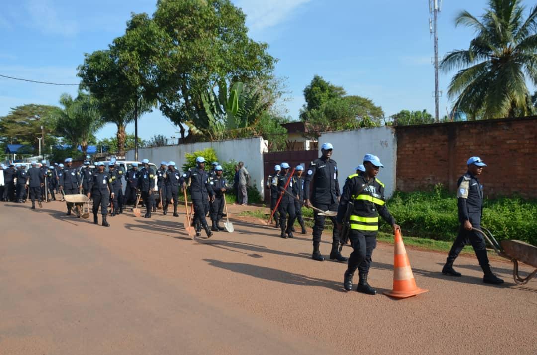 PHOTOS: Rwandan Police Peacekeepers In CAR Conduct Umuganda - Rwanda