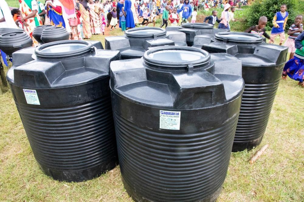 FAO donates 100 water tanks to families on International Day of Rural ...