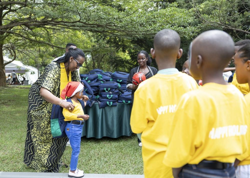 PHOTOS: First Lady hosts children for end-of-year party - Rwanda