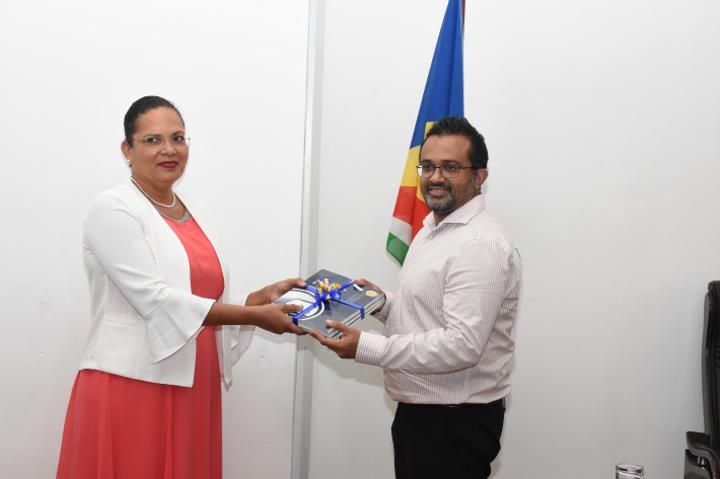 SRC submits 2021 annual report to Finance Minister Hassan - Seychelles