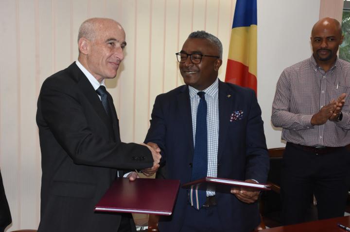 Seychelles and Israel sign MoU for bilateral services - Seychelles