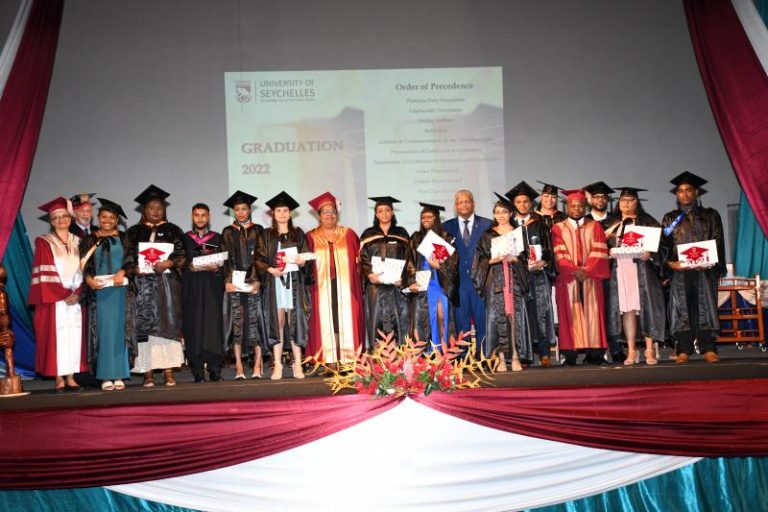 128 graduate from UniSey By Laura Pillay A total of 128 students who ...
