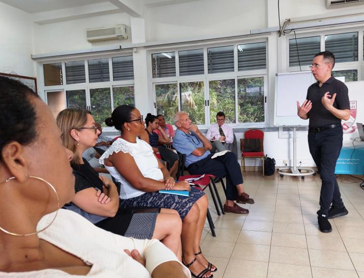 Seasoned US journalist Nicholas Kralev shares experience with UniSey ...