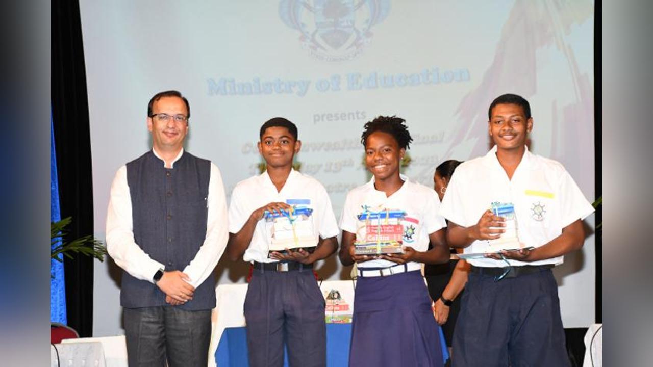 Mont Fleuri secondary wins Commonwealth quiz competition - Seychelles