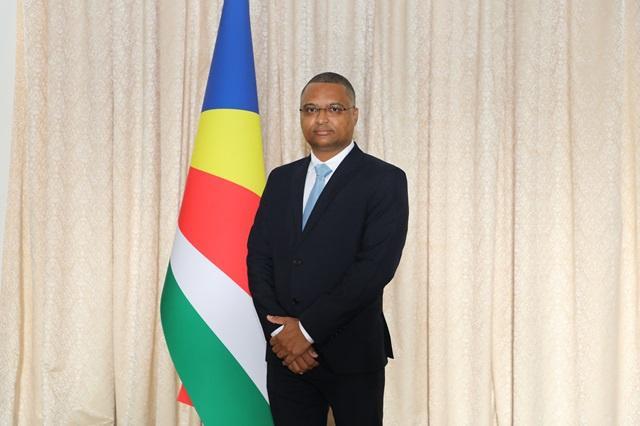 Mike Tirant takes office as deputy governor of Seychelles' Central Bank ...