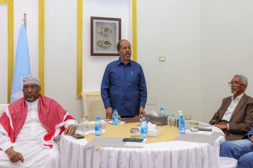 رئيس الجمهورية يقيم مأدبة عشاء على شرف القادة والمسؤولين السابقين Somalia