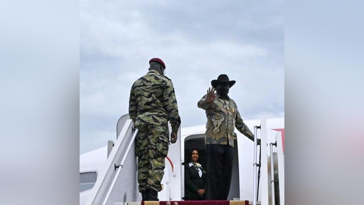 Kiir leaves Juba for Kuajok - South Sudan
