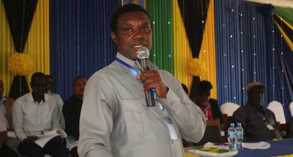 SIMIYU COOPERATIVE CHAIRMAN SUSPENDED OVER SCANDALS - Tanzania