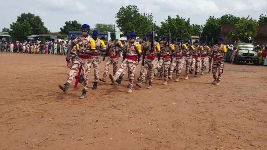 défilé militaire à Goz Beïda pour la fête de la liberté - tchad