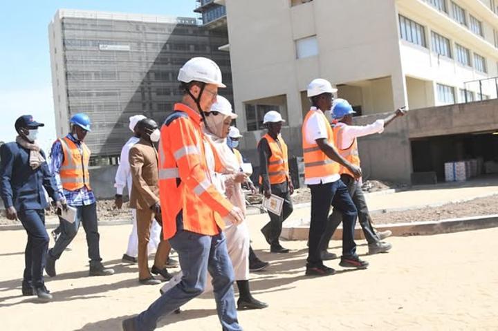 Le ministre des Infrastructures inspecte les chantiers de SOGEA SATOM à ...