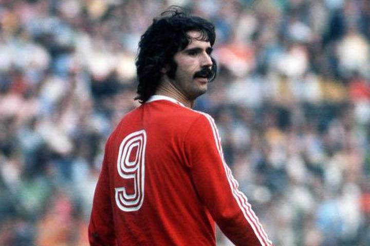 Bayern Munich confirm death of legendary German striker Gerd Mueller ...