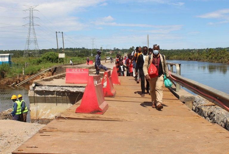 Light vehicles to start using Katonga Bridge - Uganda